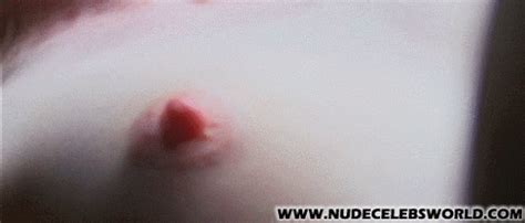 Naked Julianne Moore Erect Nipple In Boogie Nights Magic