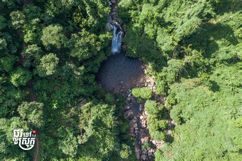 គួរទៅឲ្យស្គាល់ម្ដង ទឹកធ្លាក់ឱម៉ាល់ ទេសភាព ស្អាតខ្លាំង បង្កប់ ខ្លួន ក្នុង ជ្រលង ភ្នំក្នុង ខេត្ត