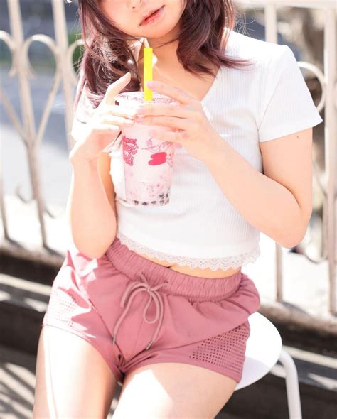 Ubereats正妹单车送餐辣露「结实肉感蜜大腿」 今晚，想来点什么呢？ 戏子娱乐