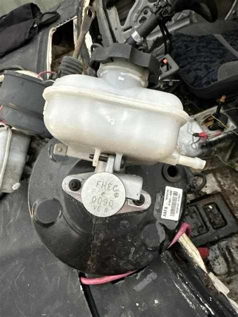 Ve Wm Statesman Caprice Commodore Ss V8 Brake Booster Master Cylinder 92252149 80 00 Picclick Au