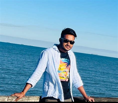 Sanjeev Kumar Medium