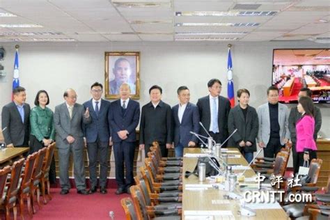 朝野协商先合照 陈昭姿突怒呛柯建铭超尴尬