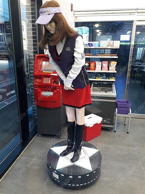인사하는 마네킹로봇 마네킹로봇 여자로봇 인사하는로봇 인 인테리어소품 중고나라