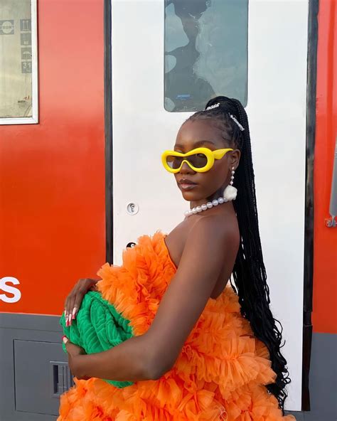 How To Combine Different Colours In Your Outfit To Make It More Attractive