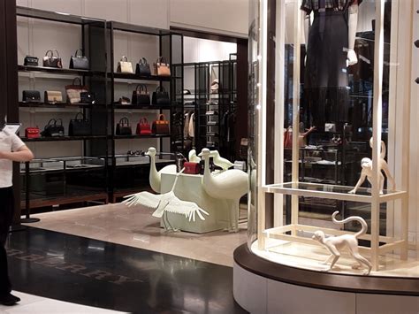 버버리 롯데 에비뉴엘월드타워점 서울특별시 송파구 가볼만한곳