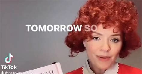 Holly Willoughby Dresses Up As Annie To Sing Tomorrow Ahead Of New Book
