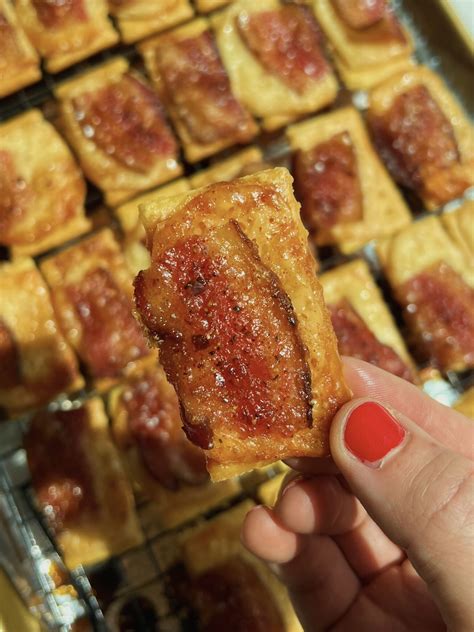 Sweet And Spicy Candied Bacon Cheddar Crackers Brooklyns Bites