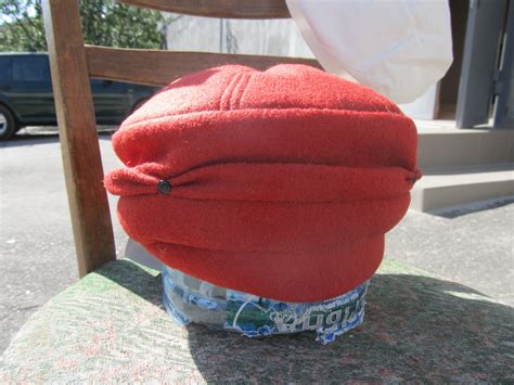 Головні убори в асортименті у кількості 490 шт Ua