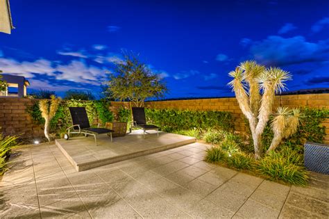 Raised Rim Flow Pool With Custom Firewater Feature Las Vegas By Watters Aquatech Pools