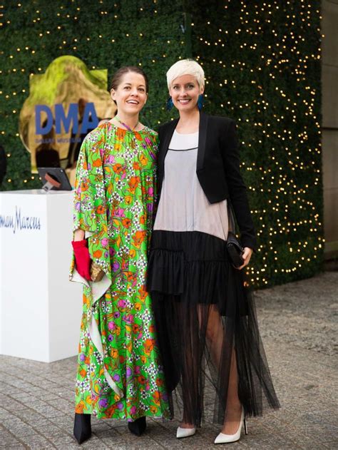 Shelby Wagner Julie Hawes In Alberta Ferretti Claire Emanuelson