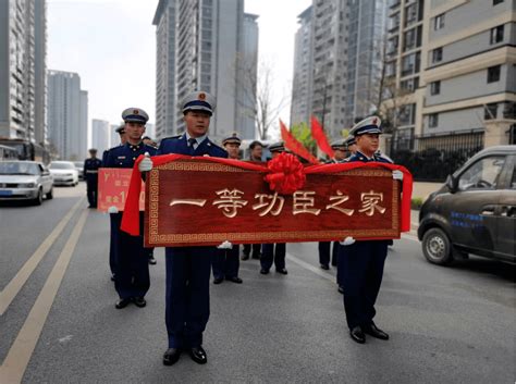 一等功臣 喜报到家！李孝忠火场森林
