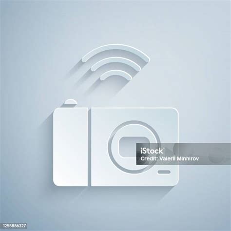 종이 컷 회색 배경에 격리 스마트 사진 카메라 시스템 아이콘 무선 연결과 사물 인터넷 개념 종이 아트 스타일 벡터 3차원 형태에 대한 스톡 벡터 아트 및 기타 이미지