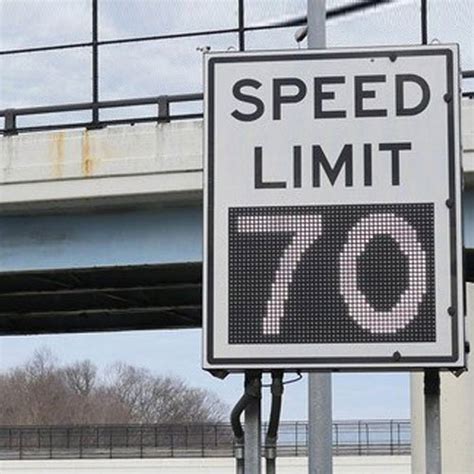 가변 속도 제한 가변 속도 제한 표지판