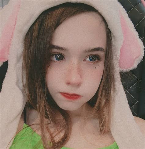 Юечка А почему такая милая моська дуется Sliv Twitch слив стримерш и блогерш ВКонтакте