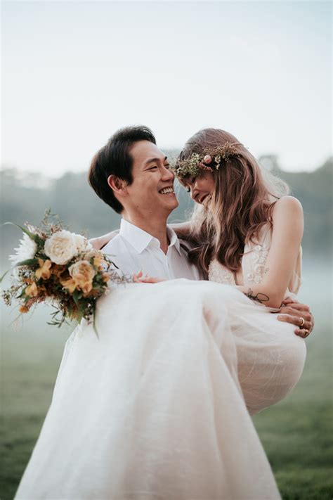 Chloe Choo And Choon Yans Cool Urban Pre Wedding Shoot