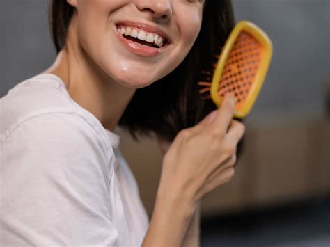 Чому не можна розчісуватися чужим гребінцем народні прикмети