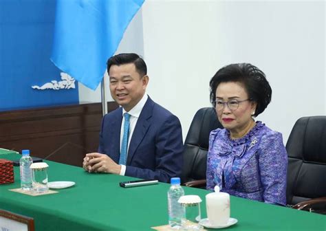 លោកជំទាវកិត្តិសង្គហបណ្ឌិត ម៉ែន សំអន ៖ ក្រុមហ៊ុនពីរ បានបរិច្ចាកថវិកាចំនួន ១លានដុល្លារ