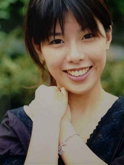 容易被女生排擠的長相 這是我學生時代的照片，在那個年代，我們家的女人從我媽到我姊和我妹都是長得很容易被女生排擠的臉。 這也是我年輕時男生朋友佔
