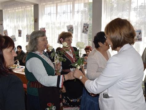 Казанлък инфо Галина Стоянова с поздрав в Деня на възрастните хора