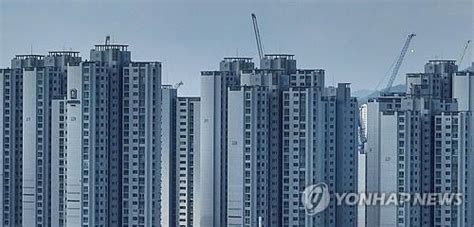 6월 서울아파트 거래 6천건 넘어상반기 절반이상이 9억원 초과 연합뉴스