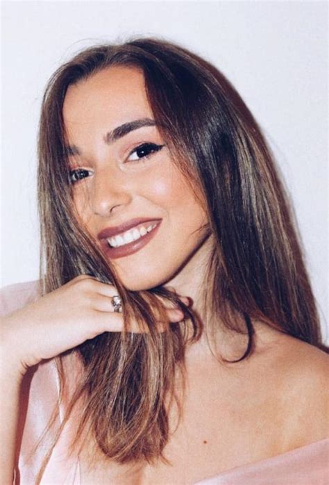 ტრაგედია ბათუმში 23 წლის ულამაზესი გოგონა მაგდა ჯაფარიძე ოჯახის წევრებმა საწოლში გარდაცვლილი