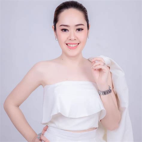 ຂາຍເກັ່ງ ຂາຍເກັ່ງ Added A New Photo