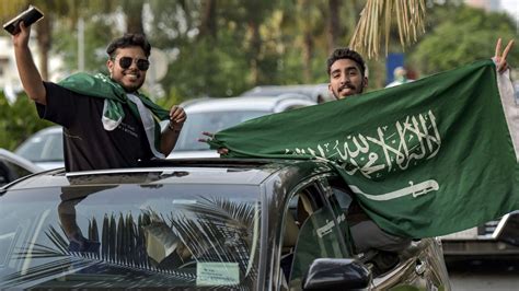 Le Roi Darabie Saoudite Décrète Un Jour Férié Pour Célébrer Lexploit