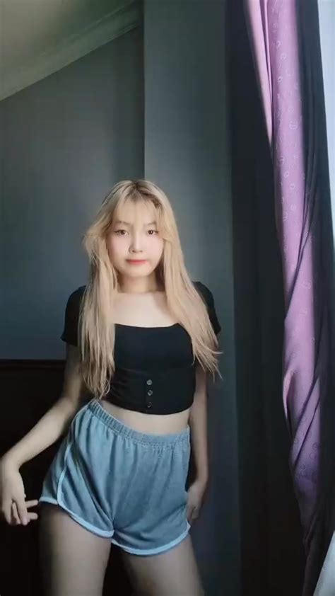 တောင်ပေါသူလေ ချစ်တက်သူကြိး Facebook