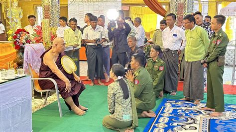 အနောက်တောင်တိုင်း စစ်ဌာနချုပ်တိုင်းမှူး ဗိုလ်မှူးချုပ် ကြည်ခိုင်သည် အတုလဗုဒ္ဓ မဟာစွယ်တော်မြတ်န