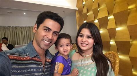 என்கிட்ட நீ ஆயிரமும் கடன் தான் வாங்கிருக்கே அப்பாவையே கலாய்த்த