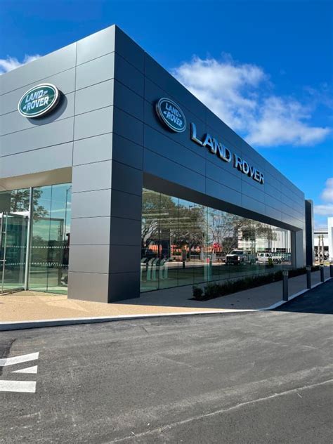 Storefront Doors Paratec Door Solutions Enhance Your Business