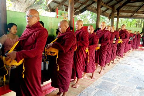 မလှိုင်မြို့၌ ဝါခေါင်လပြည့် မေတ္တာအခါတော်နေ့တွင် သံဃာ့ဒါနဆွမ်းလောင်းလှူပွဲကျင်းပ Information