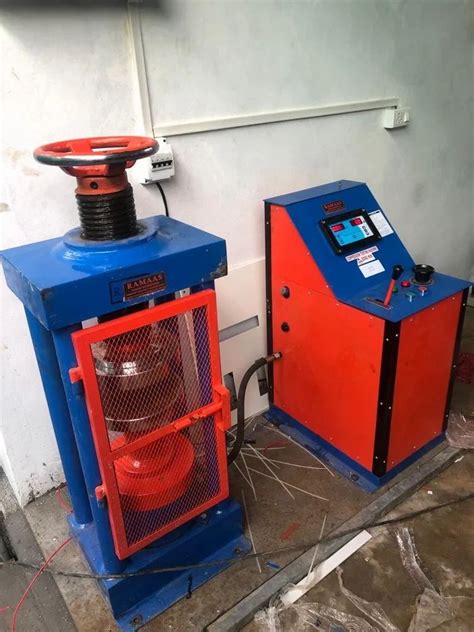 Compression Testing Machine Electrically Operated 2000 Kn Digital Indicator At ₹ 150000