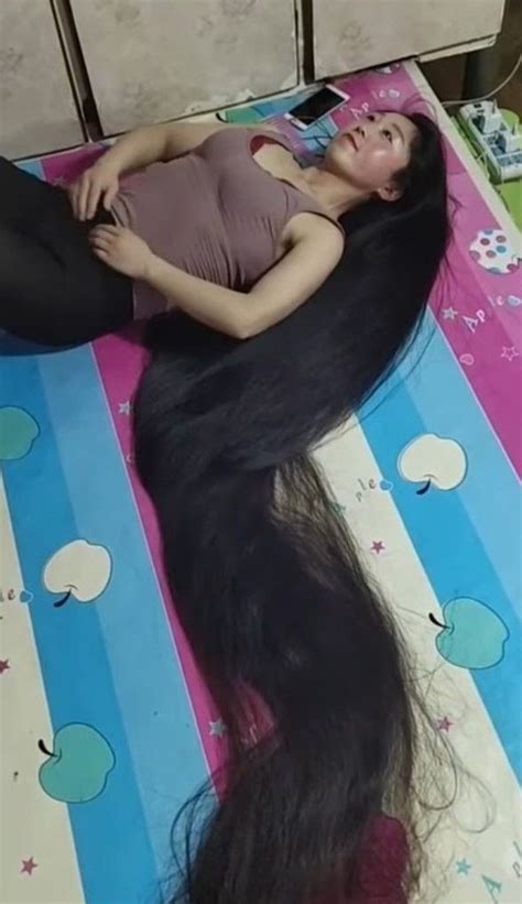 髪の毛超ロングヘアスタイル ロングヘア 長い黒髪 スーパーロング