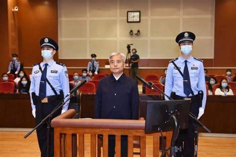山东省人大常委会原副主任张新起一审被控受贿1 55亿余元 青岛原市长张新起受贿1 55亿余元 相关 中共潍坊市委
