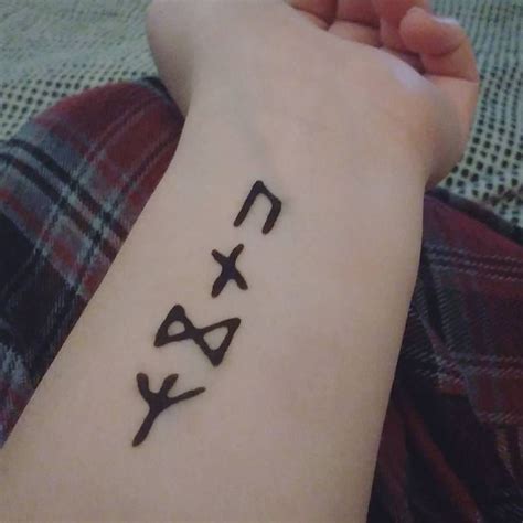 Рисунки на руке ручкой легкие