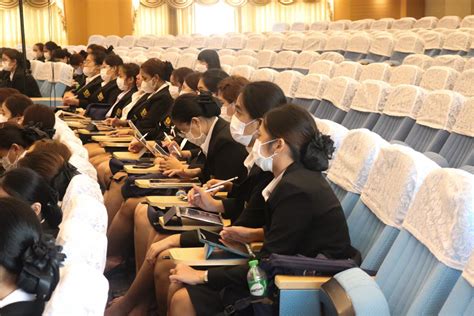 คณะอาจารย์และนักศึกษาวิทยาลัยพยาบาลบรมราชชนนี นพรัตน์วชิระ คณะพยาบาล