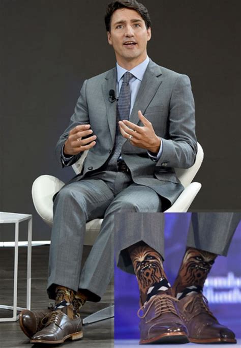 چرا مرد شماره یک سیاست، همیشه جوراب‌های رنگی می‌پوشد؟ چی بپوشم