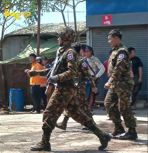 စစ်တွေ ဇော်မတက်ရွာထဲ စစ်တပ်က သေနတ်ပစ်ဖောက်ဝင်ရောက်ပြီး အမျိုးသား ၁ ဦးကိုဖမ်းဆီးသွား