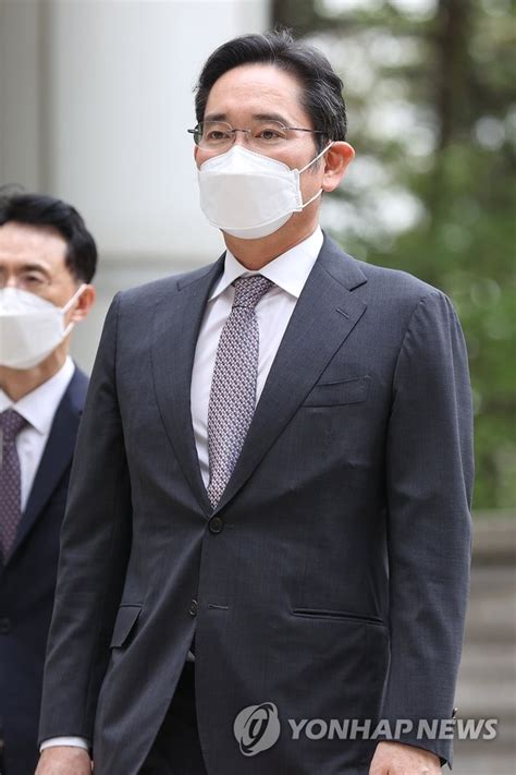 법정 향하는 이재용 삼성전자 회장 연합뉴스