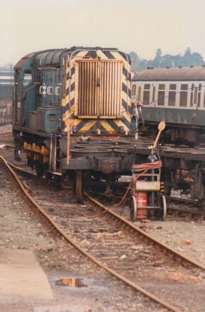 Diesel Railway Photo Br Class 08 Photograph Train Picture Shunter 08852 Off Rail £1 35 Picclick Uk