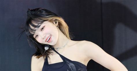 르세라핌 김채원 여유 넘치는 포즈 [se★포토]