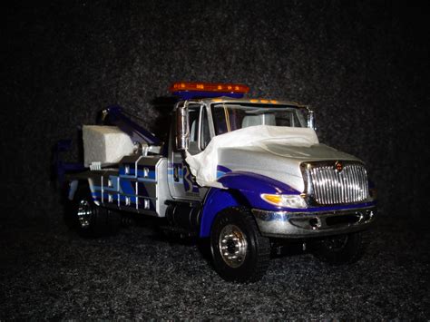 Jerr Dan 30th Anniversary International 4400 Jerr Dan Tow Truck Texaco Toys Plus