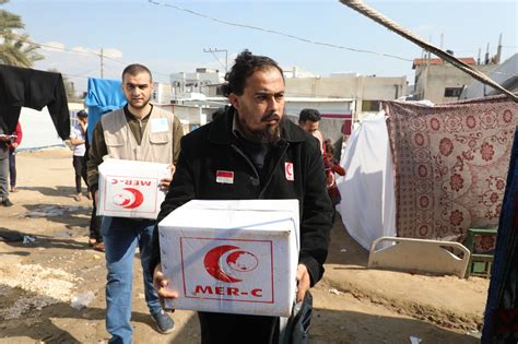 Mer C Medical Emergency Rescue Committee Truk Truk Bantuan Mer C Mer C Medical Emergency Rescue Committee Truk Truk Bantuan Mer C