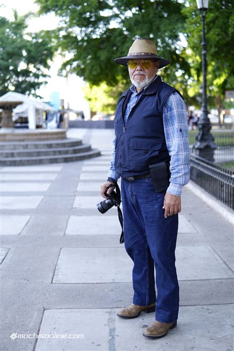 Conoce Al Maestro De La Lente Carlos Paulino Fonseca Monge
