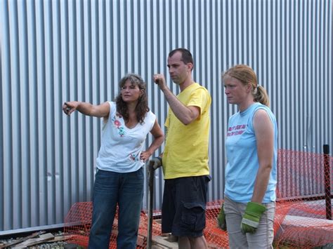 Amy Dutt The Garden Designer And Stephanie Suter From The Central Ohio Rain Garden Initiative