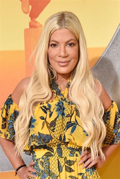 Tori Spelling Shocks Fans With Pre Plastic Surgery Photo And She Looks