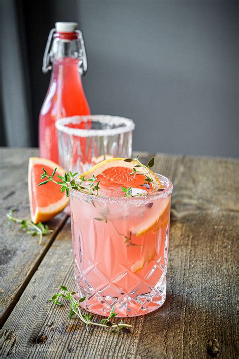 Rhabarber Grapefruit Sirup - Rosa Frühling im Glas