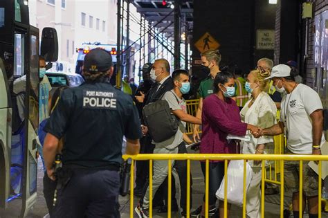 Nyc Officials Seek Extra 5k Hotel Rooms To House Migrants