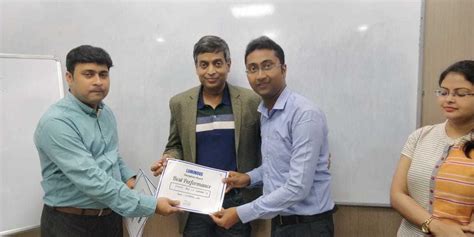 saikat roy on linkedin receiving the best performance award from vice